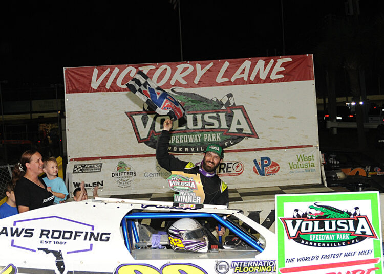 Dirt Track Races at Volusia Speedway Park